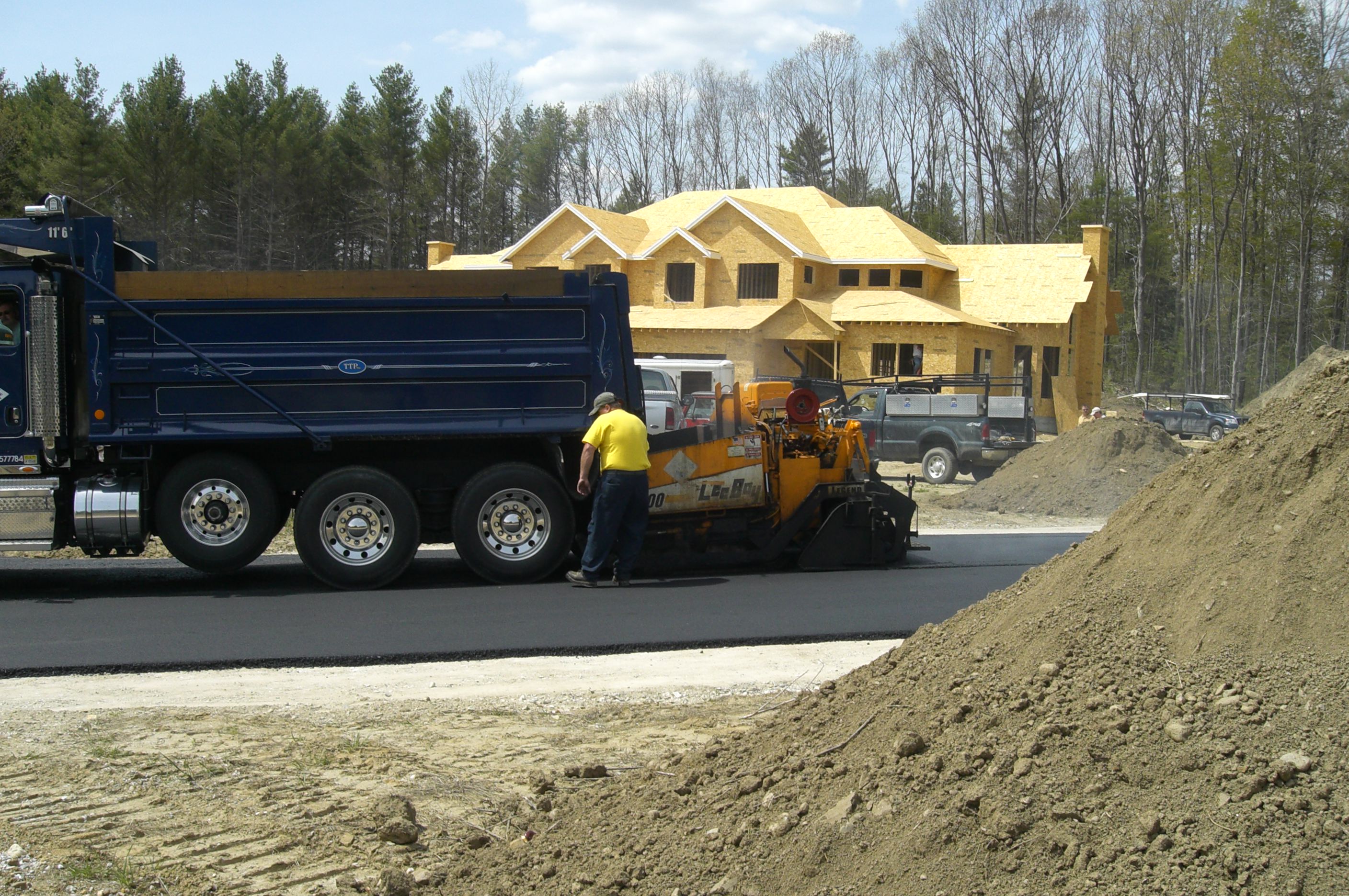 Welcome - Tri Town Paving - Asphalt Blacktop Paving in Lee MA